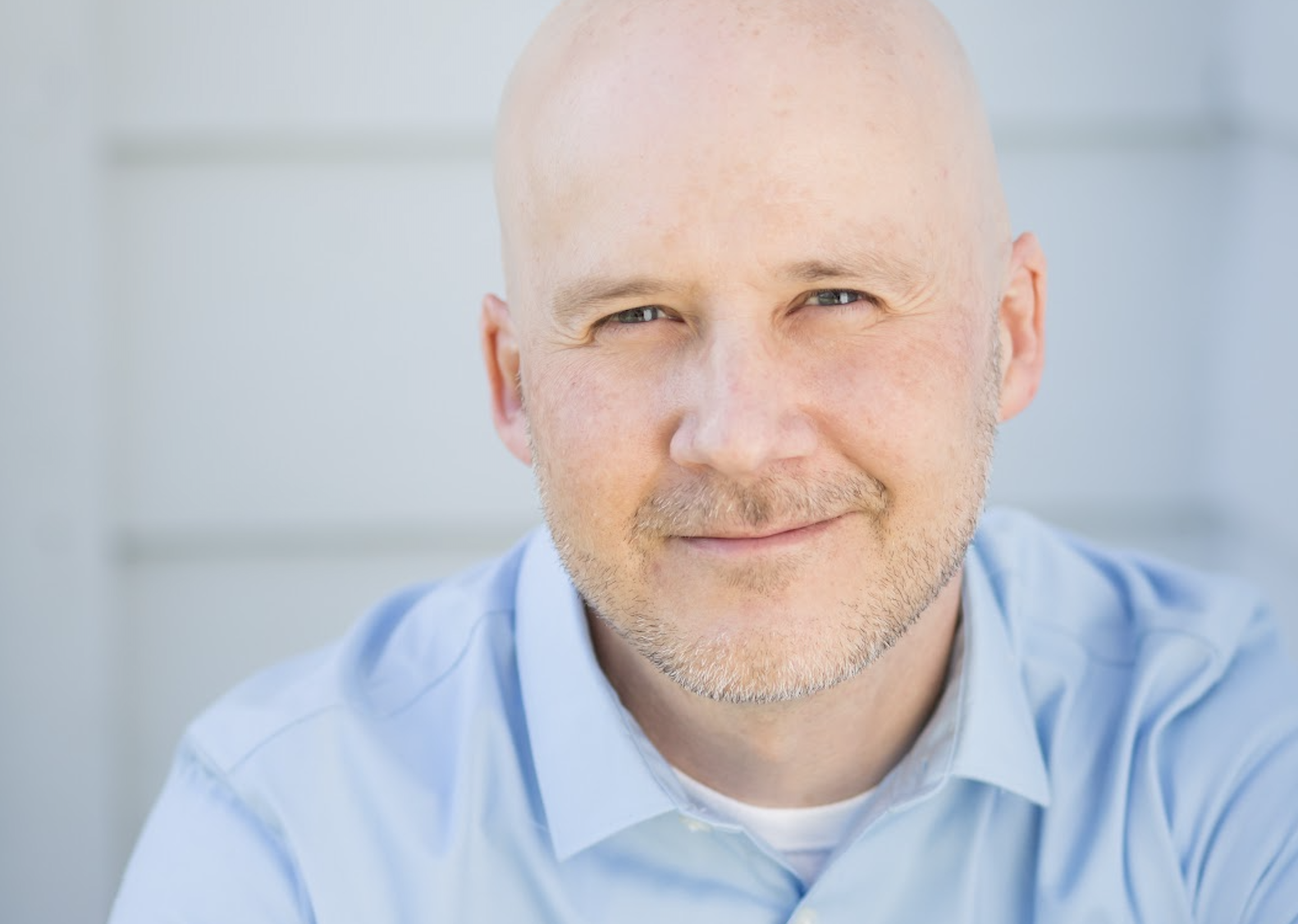 HCDE alumnus Jerrod Larson receives the 2023 Mikey Award | Human ...